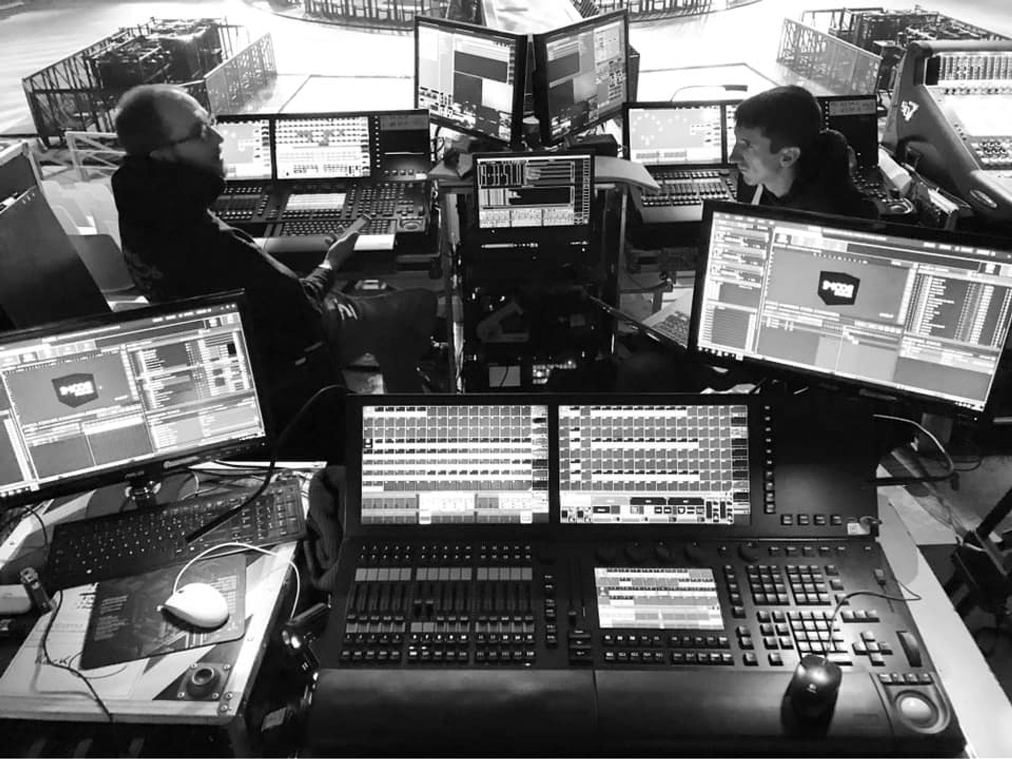 SMODE with connection with light desks